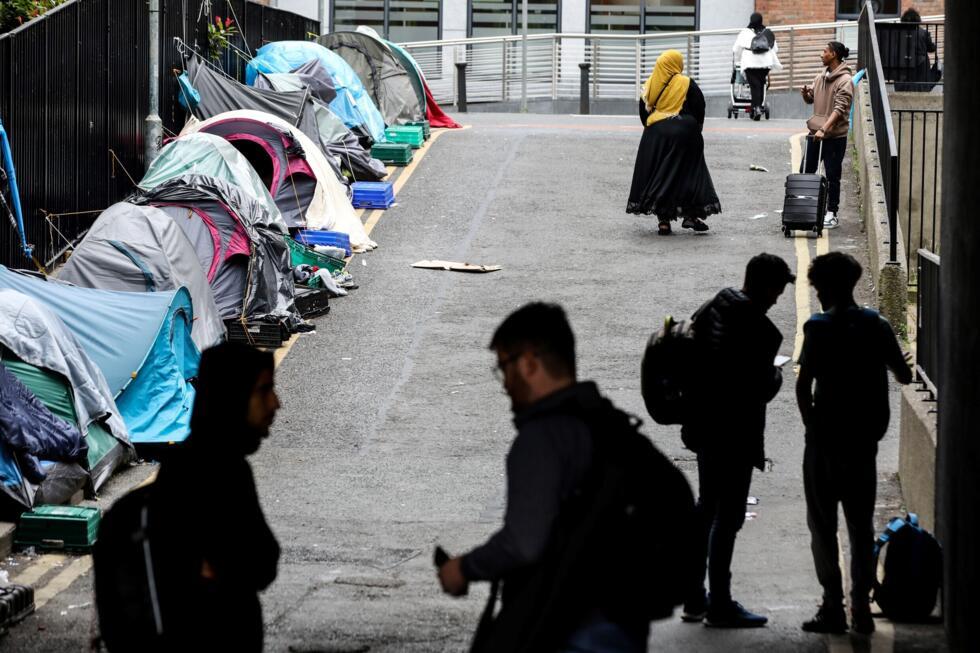 Far-right backlash as Ireland struggles to house asylum seekers