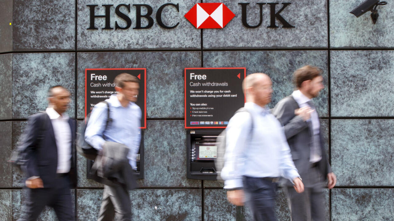 HSBC to move seven offices from London to Paris amid Brexit uncertainty
