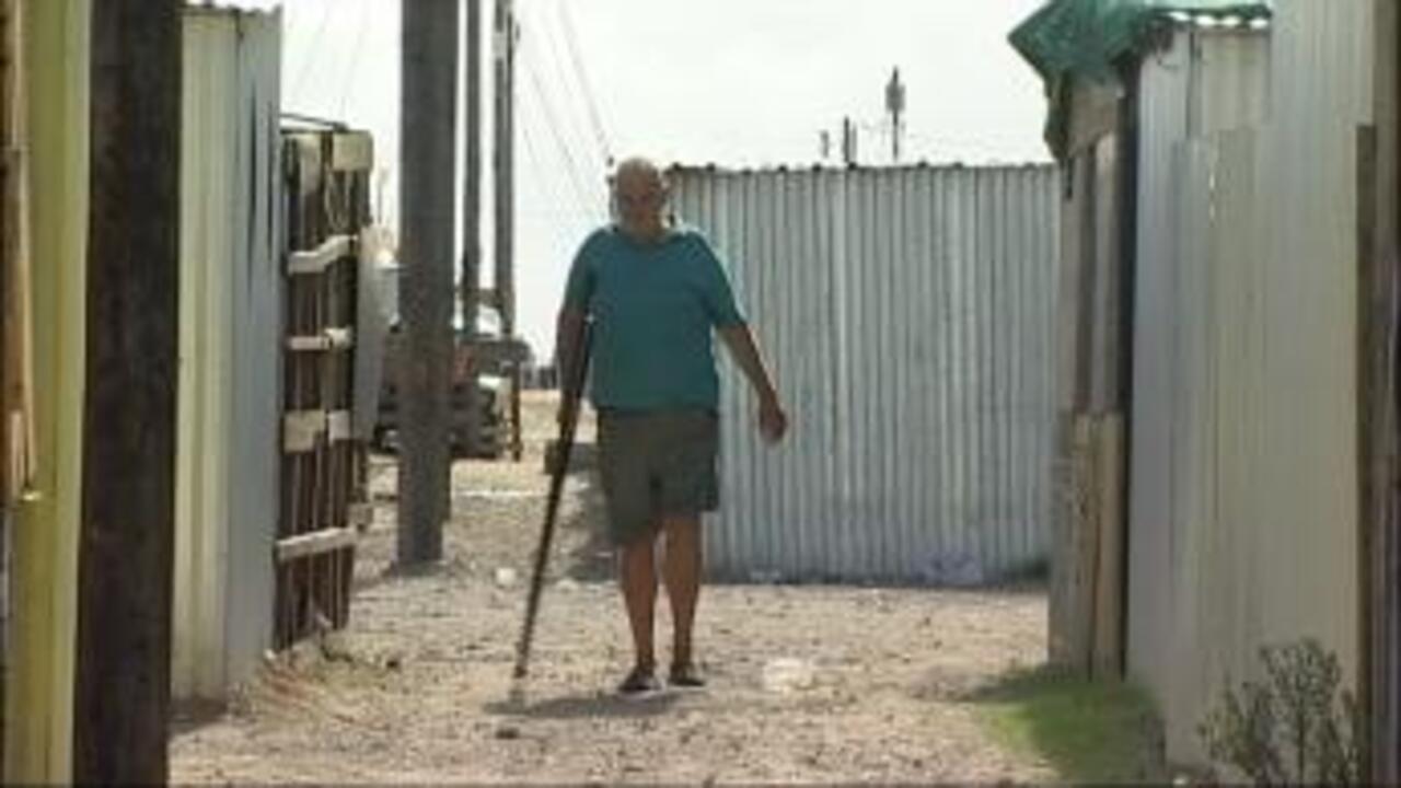 Black and white South Africans live side by side... in the slums - Focus