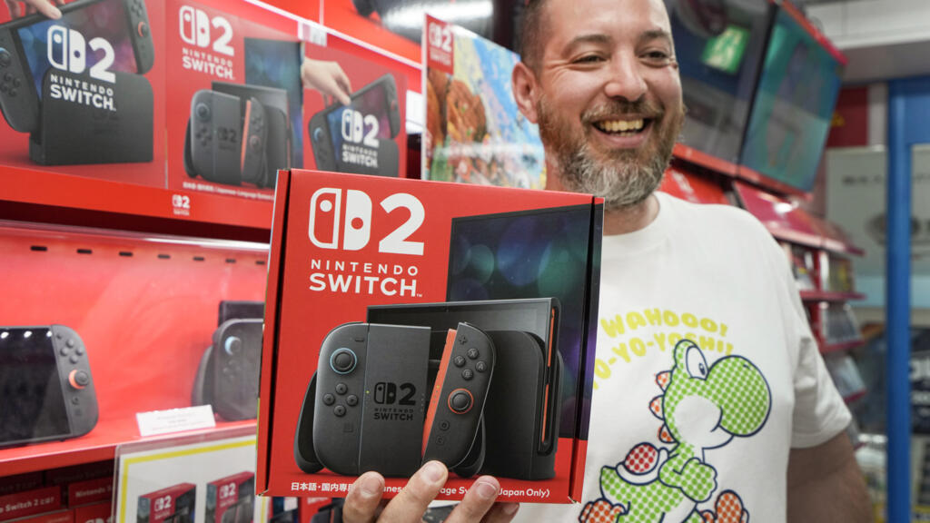 Gamers flock to the stores for Nintendo's Switch 2 as record early ...