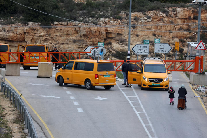 'Living in a cage': West Bank checkpoints proliferate after Gaza truce