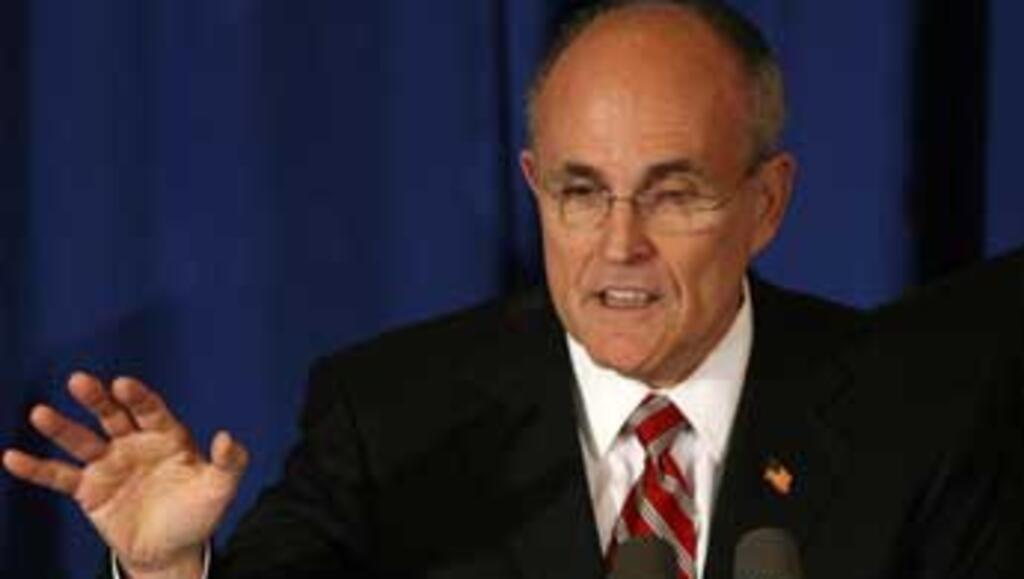 Giuliani, Edwards quit White House race - France 24