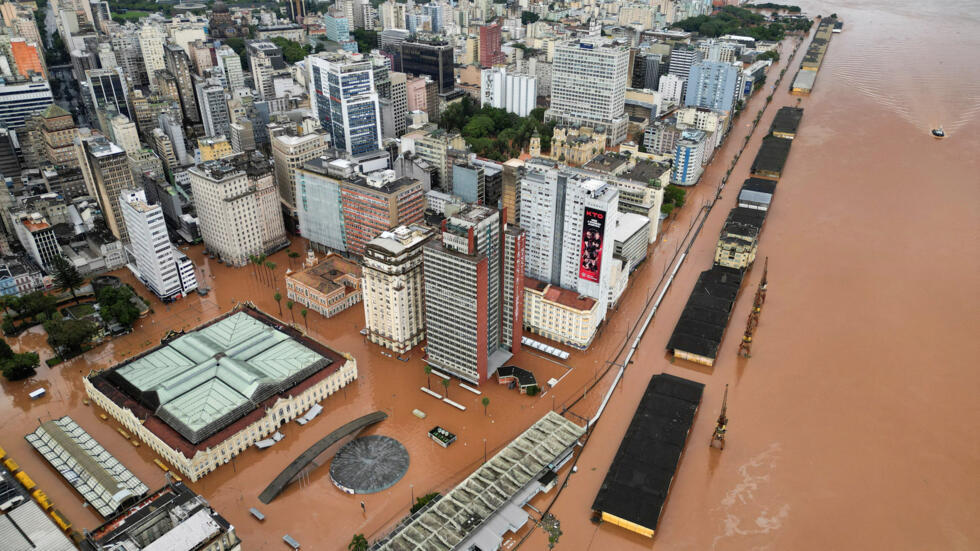 Gobierno de Lula promete 10.000 millones de dólares tras inundaciones en Brasil