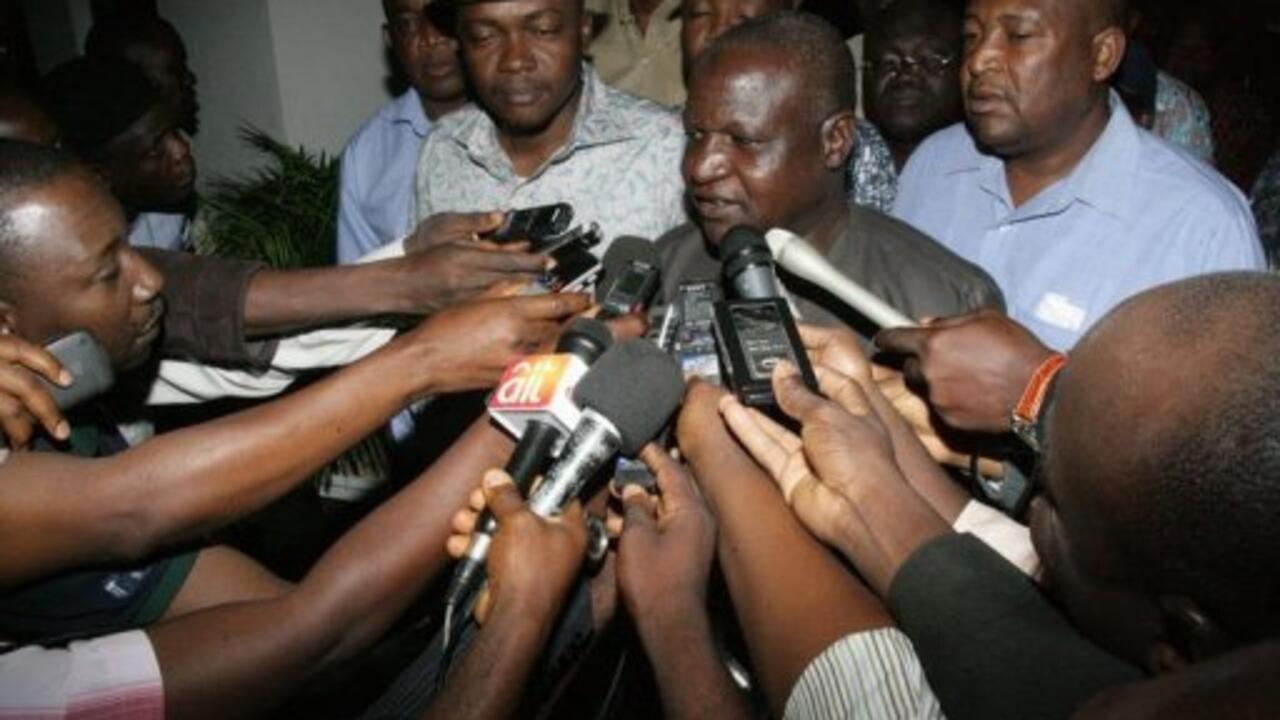 Unions call off strike as petrol prices slashed