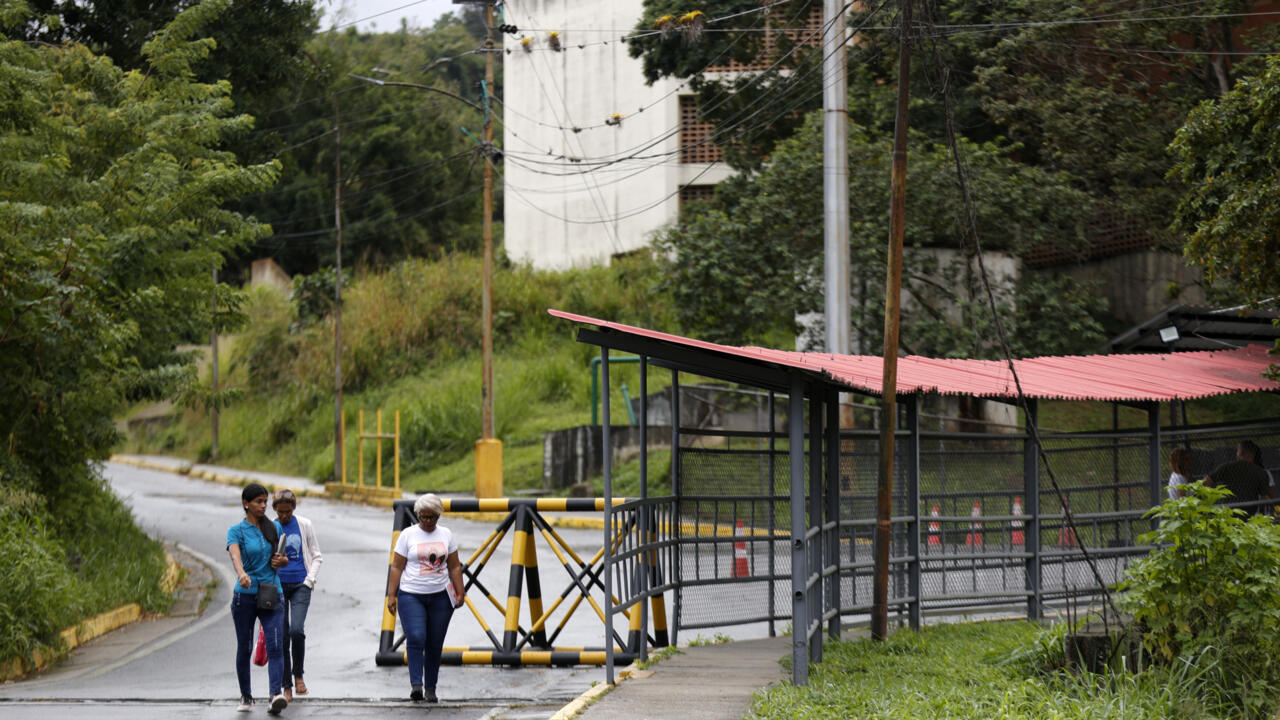 Agónica búsqueda de cinco miembros de una familia arrestados en Venezuela