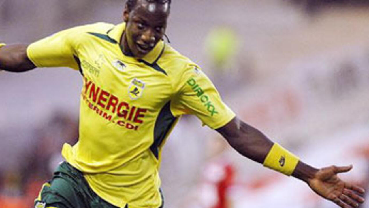 Nantes bounce back to first division