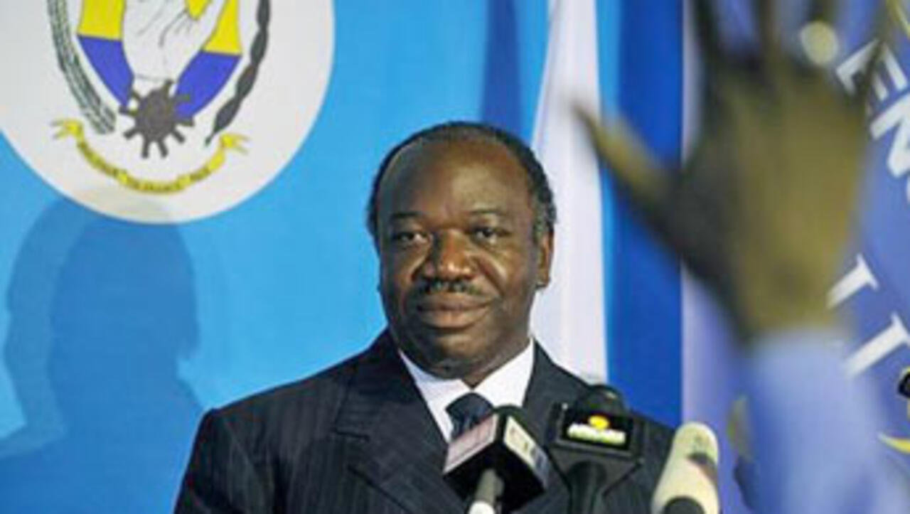 Bongo is sworn in following disputed presidential vote