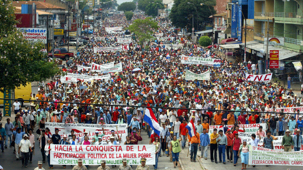 Paraguay: campesinos alargan las protestas contra el Gobierno por ...