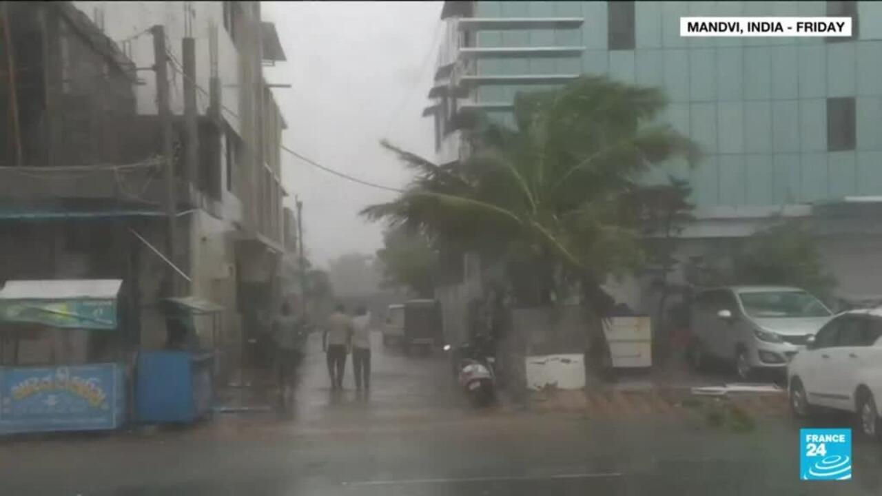 Cyclone Biparjoy: More than 180,000 in India, Pakistan evacuated ...