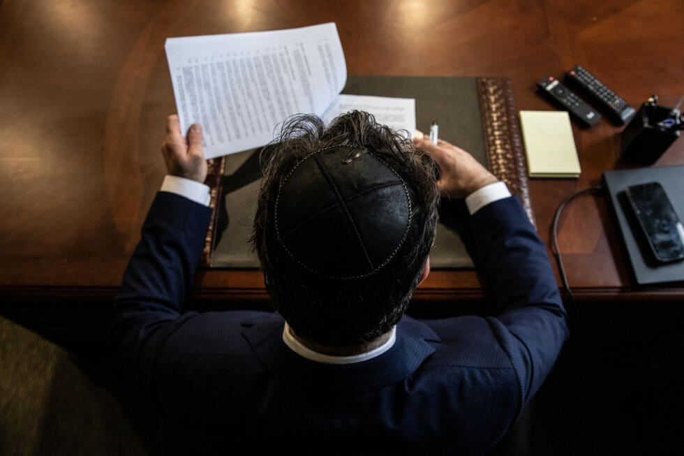 Canadian Jewish community shocked over anti-Semitic school, synagogue ...