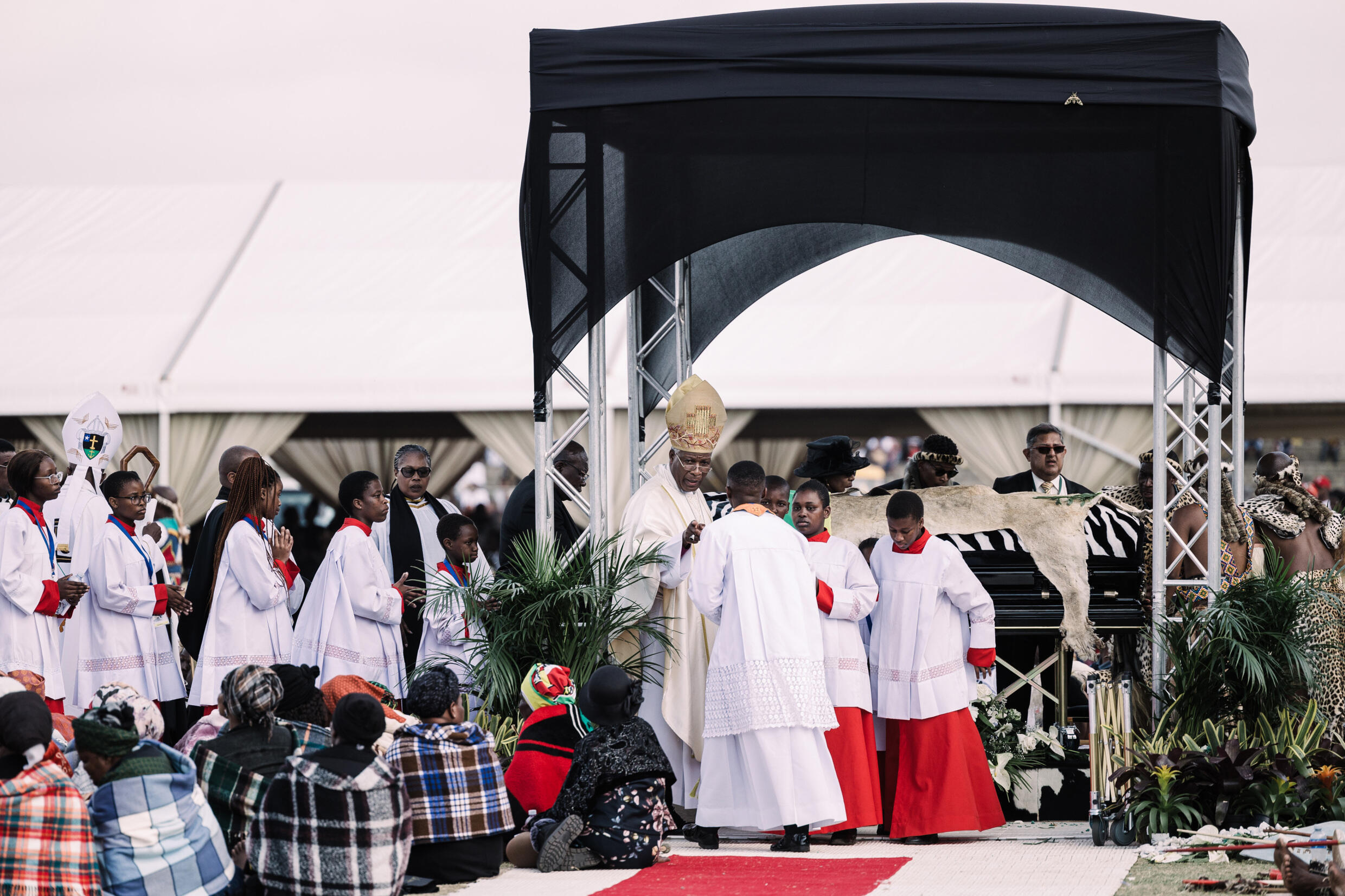 S.Africa holds state funeral for divisive Zulu leader Buthelezi