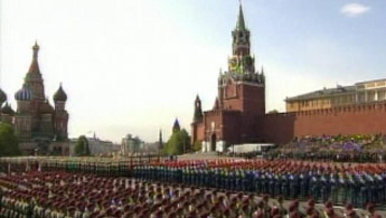 Missile launchers, tanks parade in Red Square - France 24
