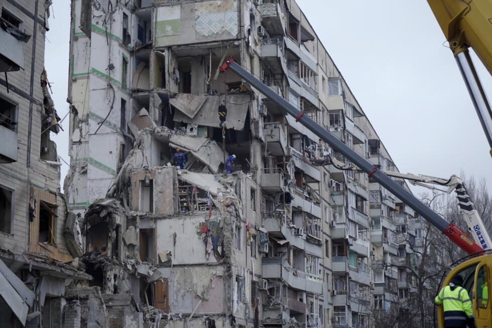 Ukraine ends search at missile-hit tower block
