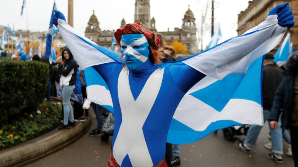 'Seize the prize': Thousands of Scots rally for independence