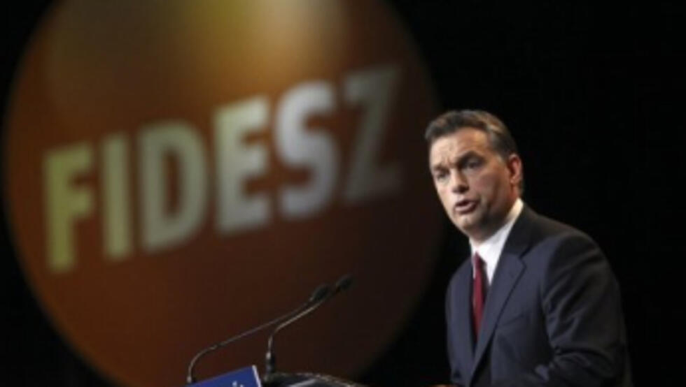 Centre-right Fidesz party claims landslide victory