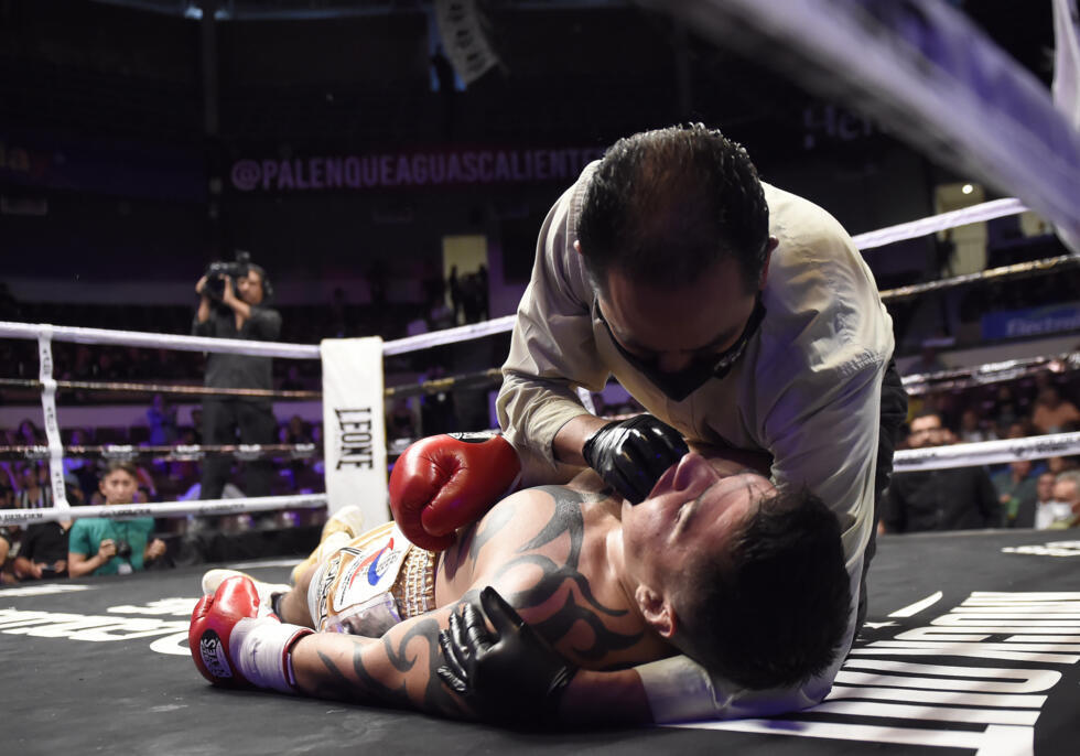 Cuban boxers stage victorious professional comeback