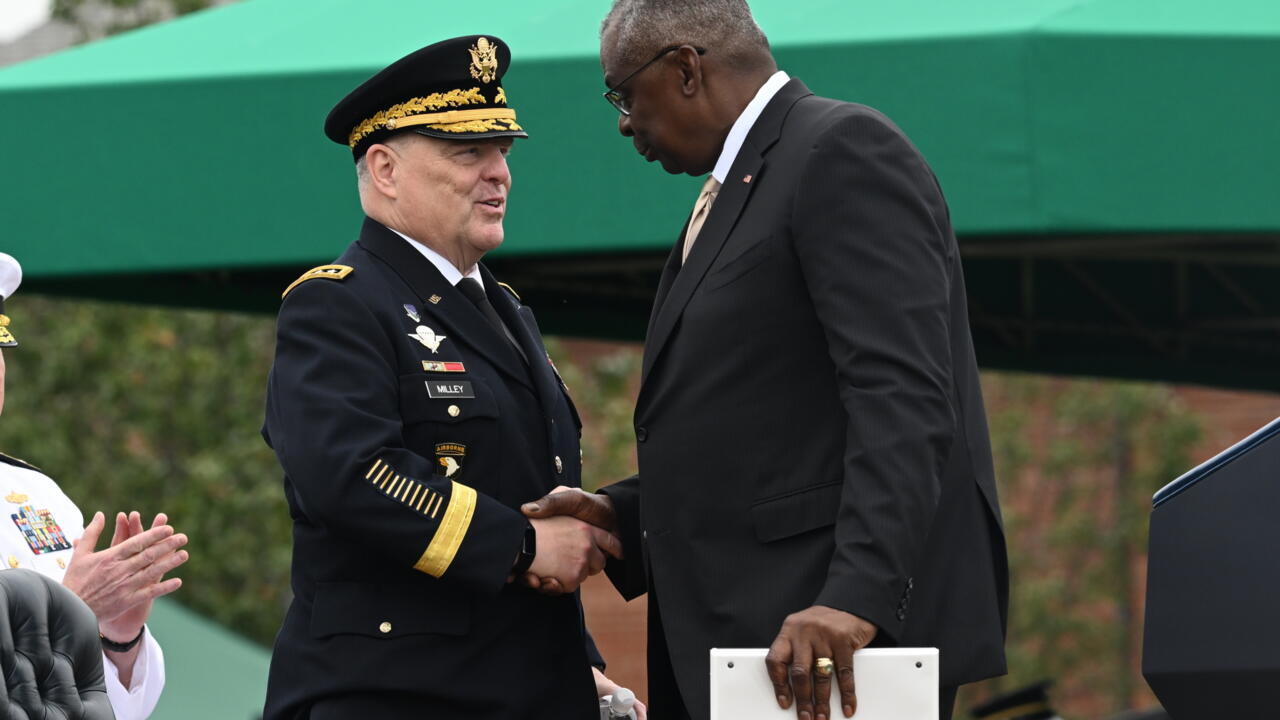 Top US military officer steps down with 'dictator' swipe at Trump