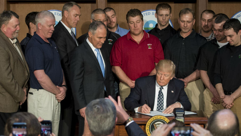 Trump signs executive order to scrap Obama’s ‘clean’ energy plan ...