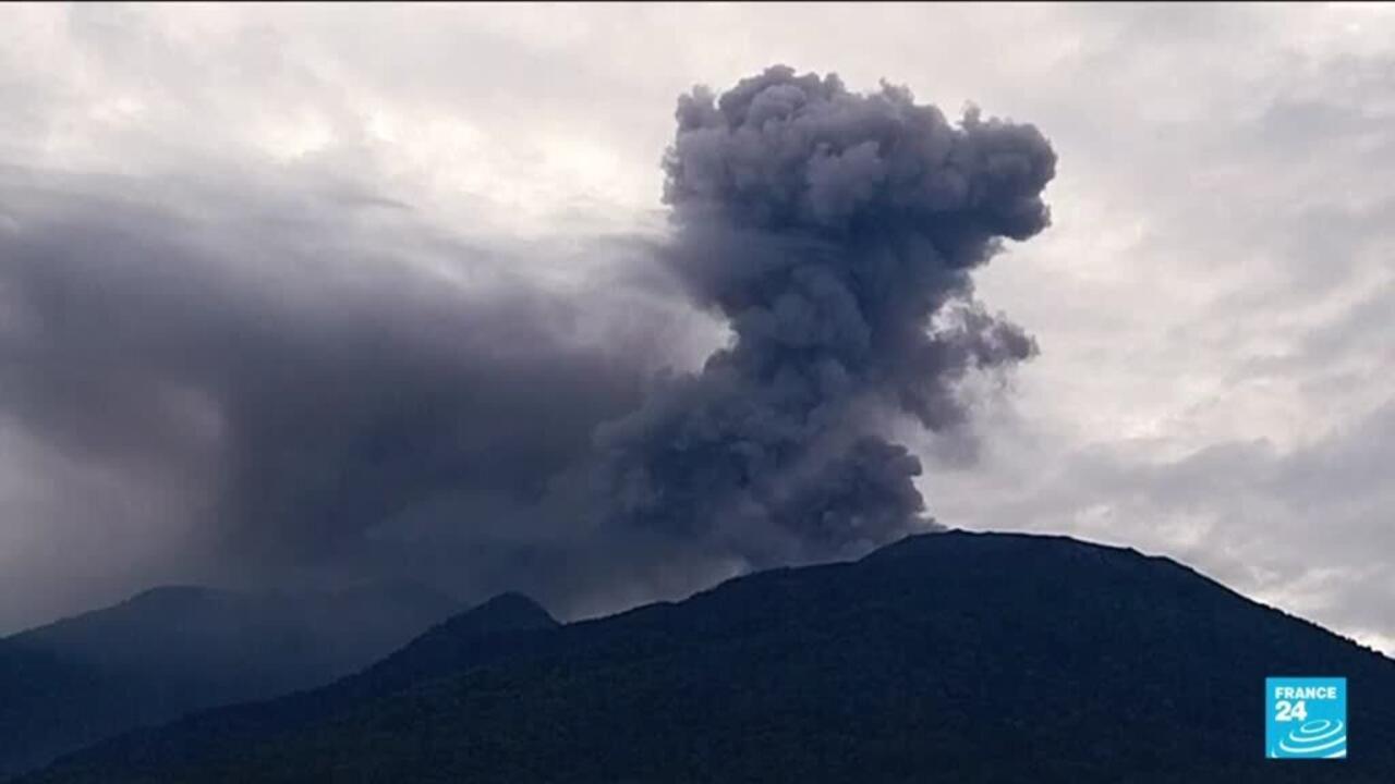Indonesian rescuers race to find missing after volcano eruption - France 24