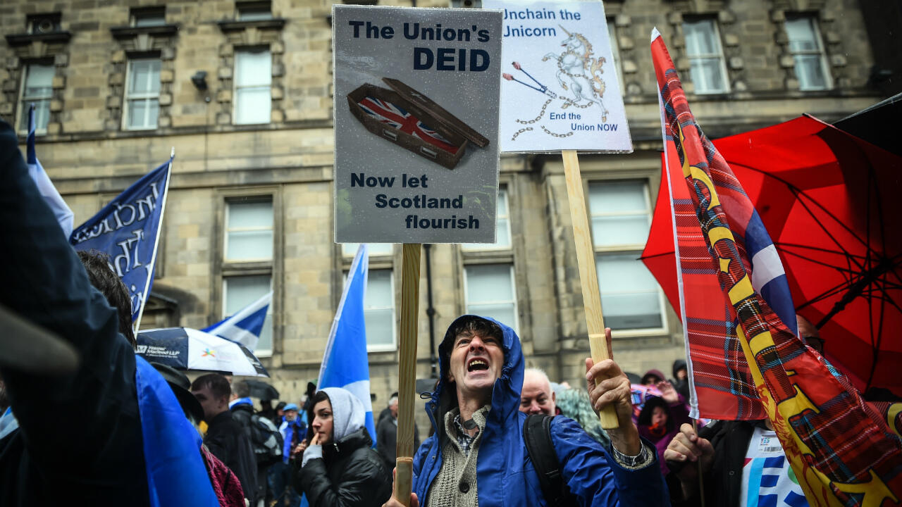 Angered by Brexit, thousands rally in Edinburgh for Scottish ...