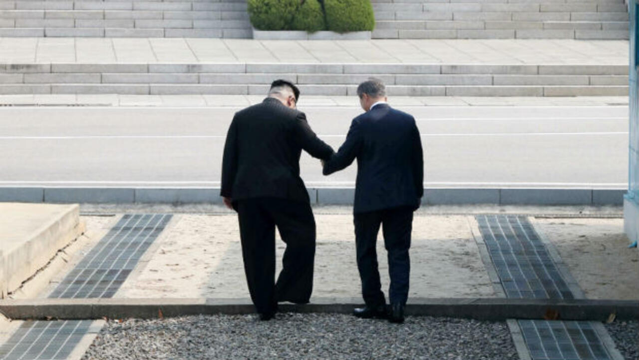 En images : Et Kim Jong-un franchit la frontière entre les deux Corées