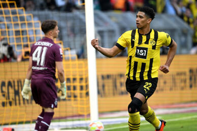 Dortmund and Bayern on knife-edge as German title race goes to wire