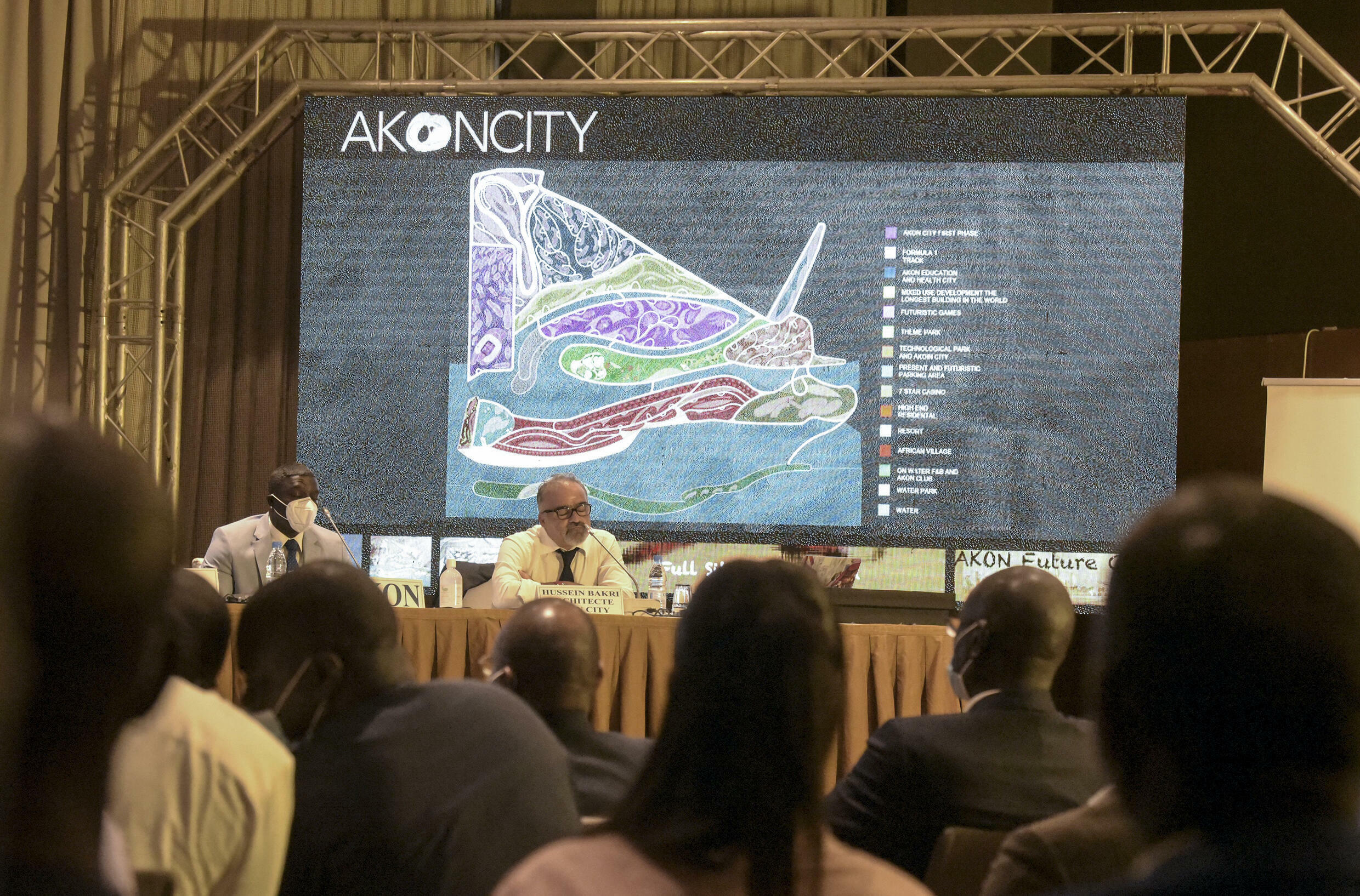 Singer Akon's Senegalese city unstarted, locals left in dark - France 24