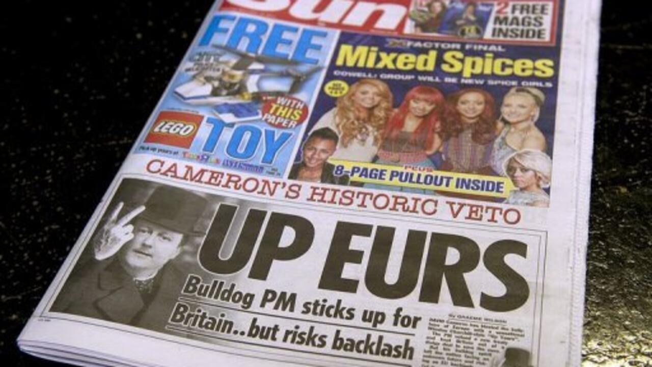 'The Sun' journalists, police arrested in bribery probe - France 24