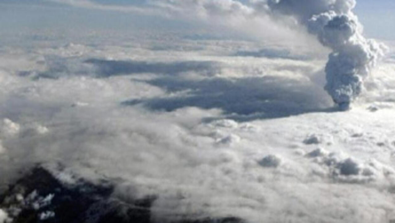 Volcanic ash turns northern Europe into no-fly zone