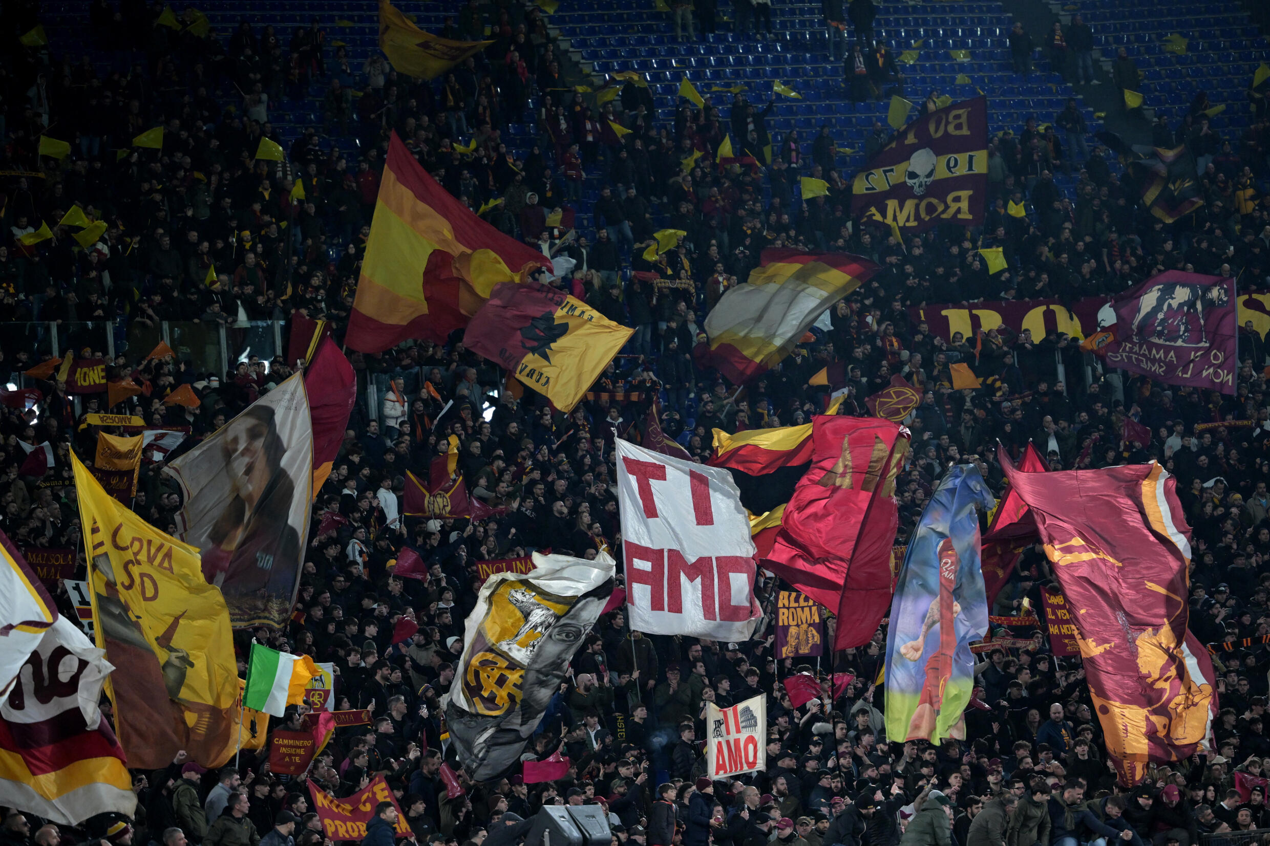 Roma hammer Brighton to put one foot in Europa League last eight