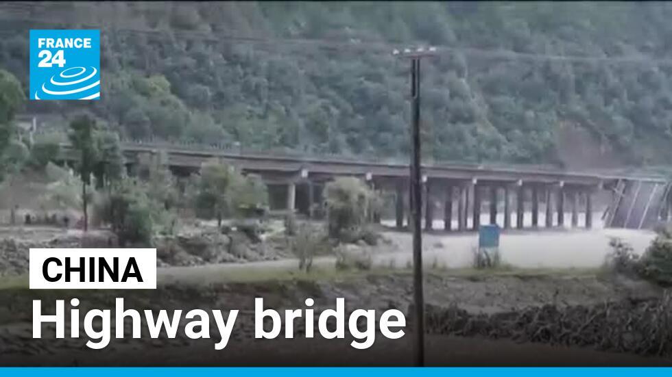 China highway bridge collapse kills eleven following flooding and heavy ...