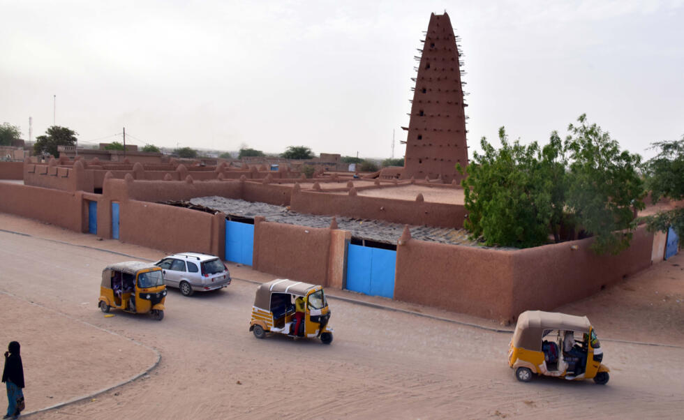 Floods threaten Niger's historic 'gateway to the desert'