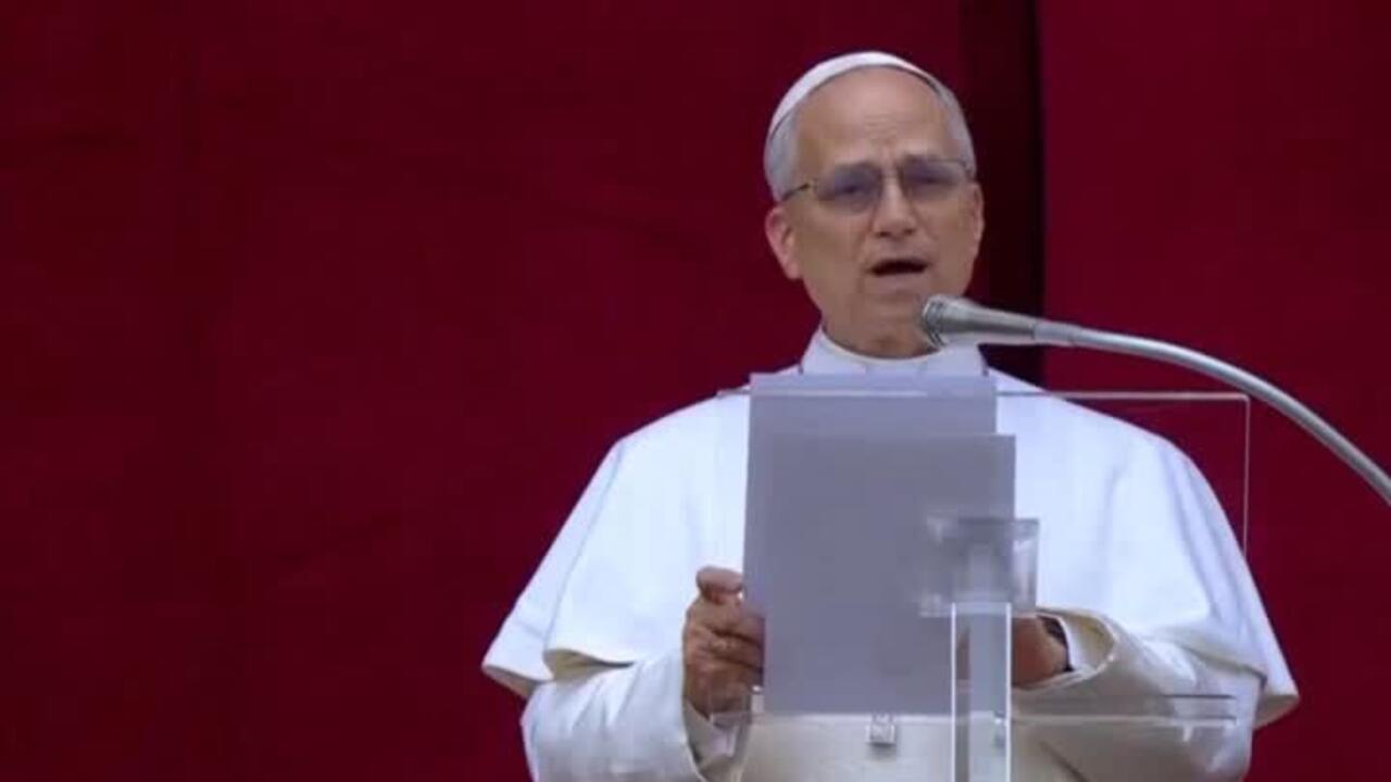León XIV llama a la paz en su primer discurso dominical - France 24
