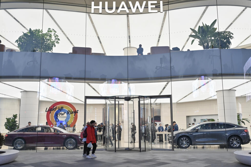 China's Huawei unveils 'milestone' smartphone with homegrown OS