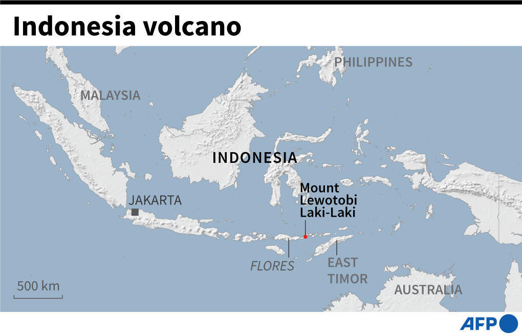 Airlines ground Bali flights after volcano erupts