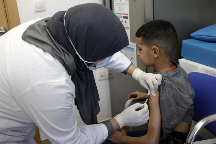 Face aux antivax, le Maroc lance une campagne de vaccination contre la ...
