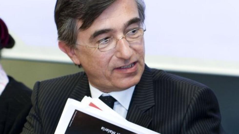 Un accord permet la vente à bas prix de médicaments contre le sida aux ...