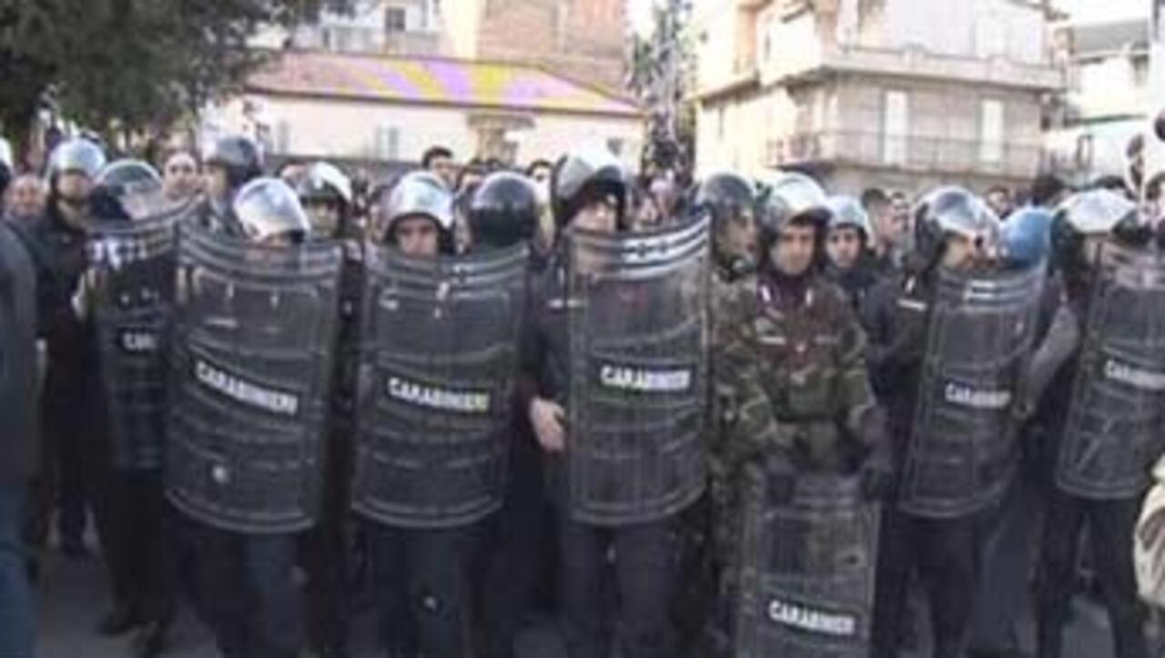 Two immigrants injured in riots following attack on African workers