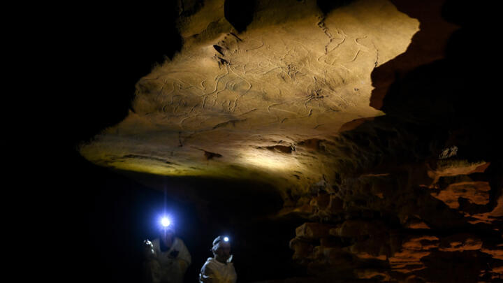 L'instant + : en Dordogne, conserver les trésors de la grotte ...