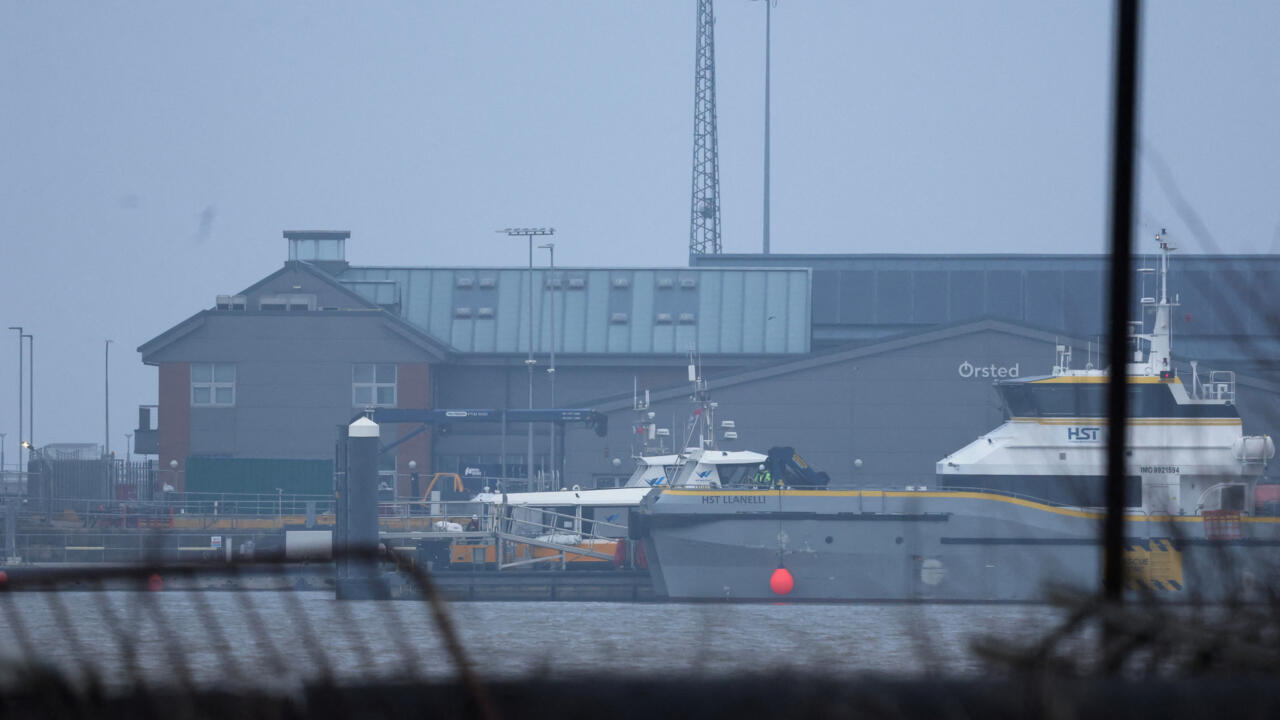 "Múltiples explosiones" tras el choque entre un petrolero y un barco en ...