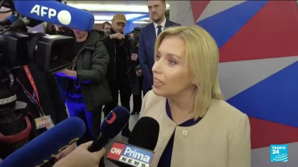 Three frontrunners as Czechs vote for new president - France 24