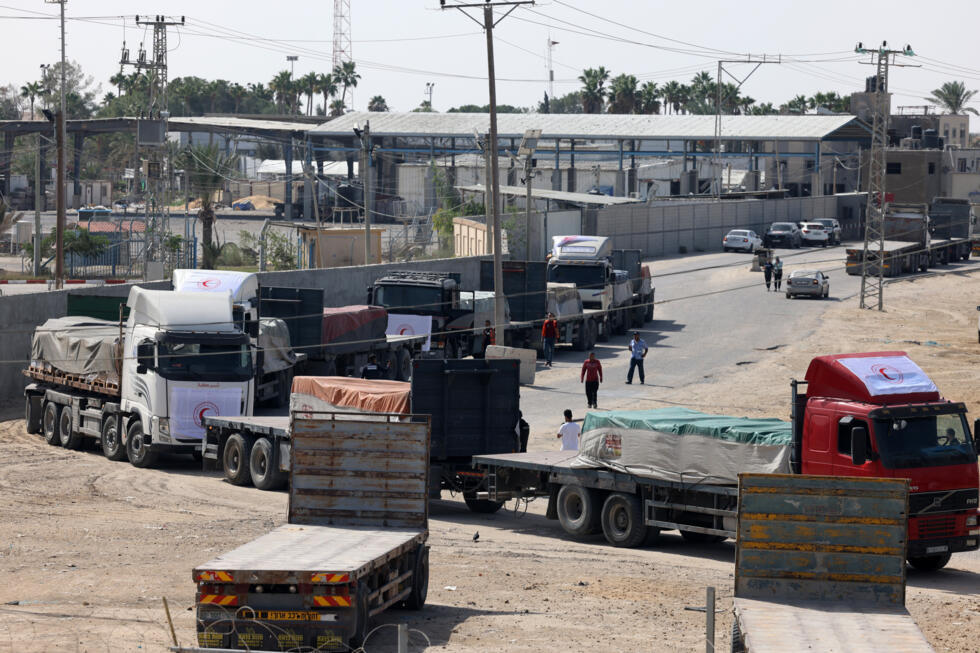 First of 20 aid trucks enter besieged Gaza from Egypt