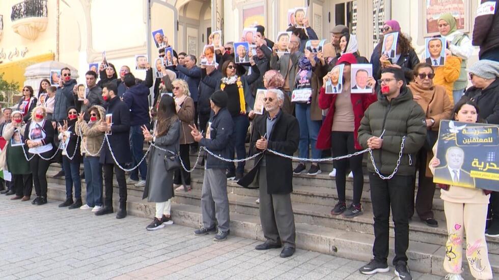 En Tunisie, la dérive autoritaire du pouvoir inquiète les opposants - Focus