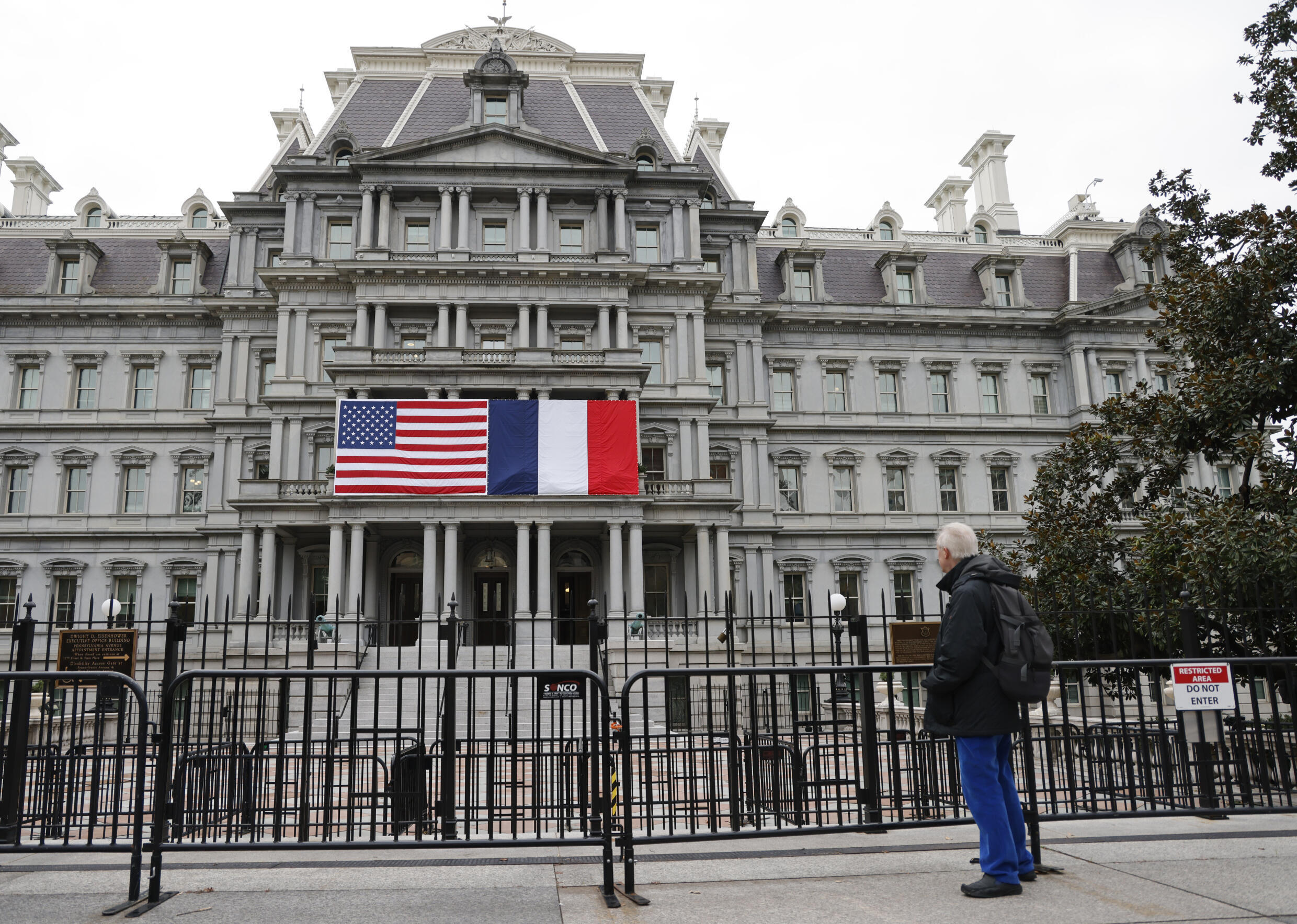 Macron kicks off US state visit, with trade dispute looming