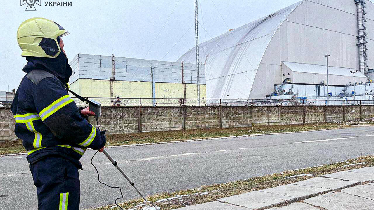 Ukraine slams Russian drone attack on Chernobyl power plant - France 24