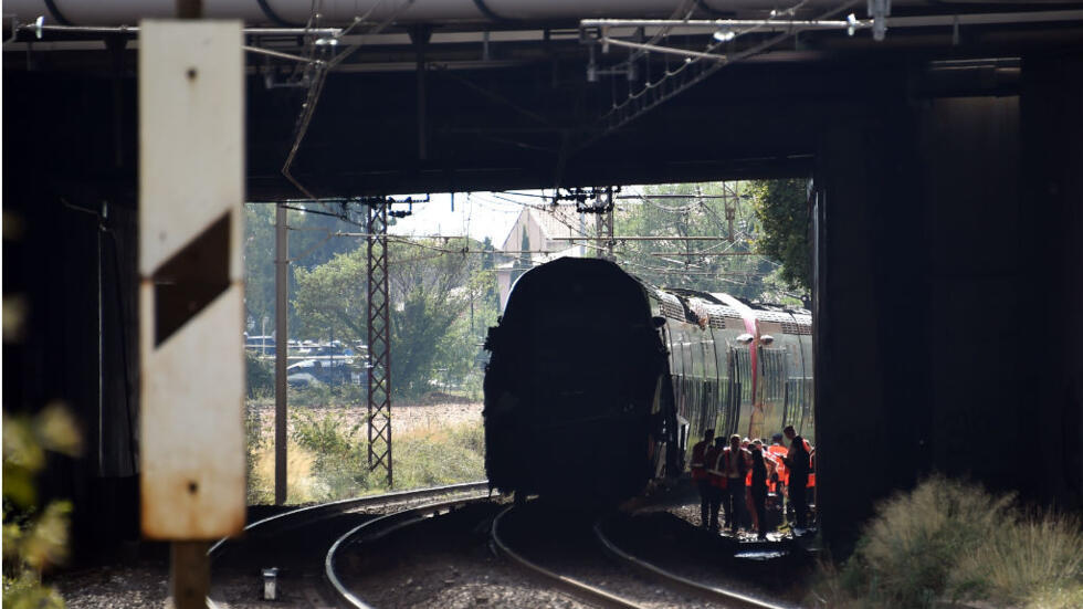 French train hits fallen tree in country's south, several injured