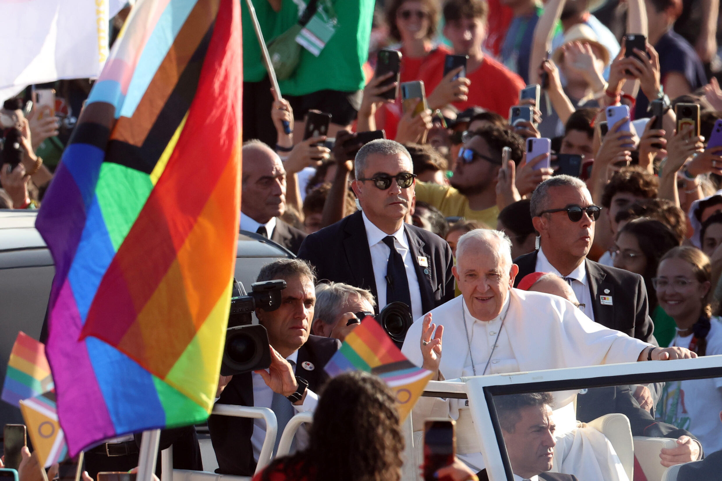 Pope winds up Portugal visit with big outdoor Mass