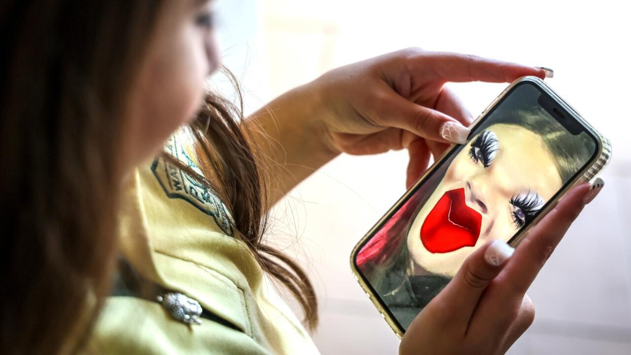 'Not black or white': Teens worldwide react to Australia social media ban