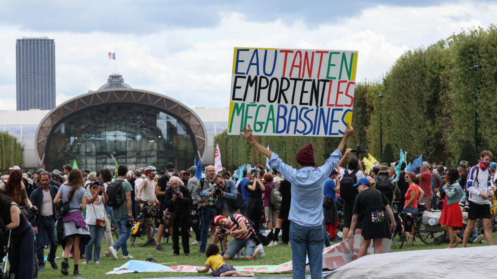 Convoi de l'eau : une manifestation contre les méga-bassines au cœur de ...