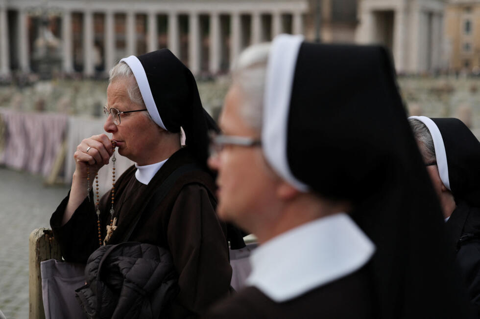 Francisco y las mujeres en la Iglesia: un camino de avances y deudas - Ellas hoy - France 24
